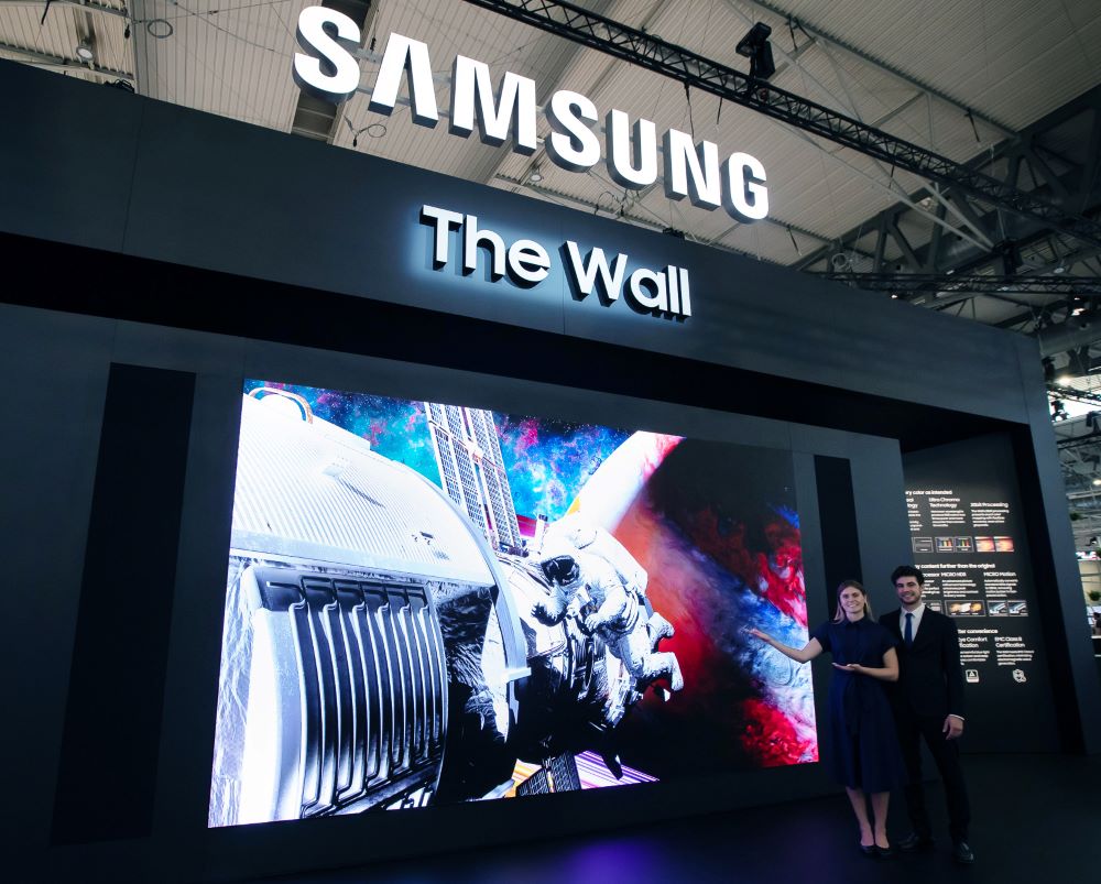 Samsung unveils The Wall 2022, its latest commercial micro LED display ...