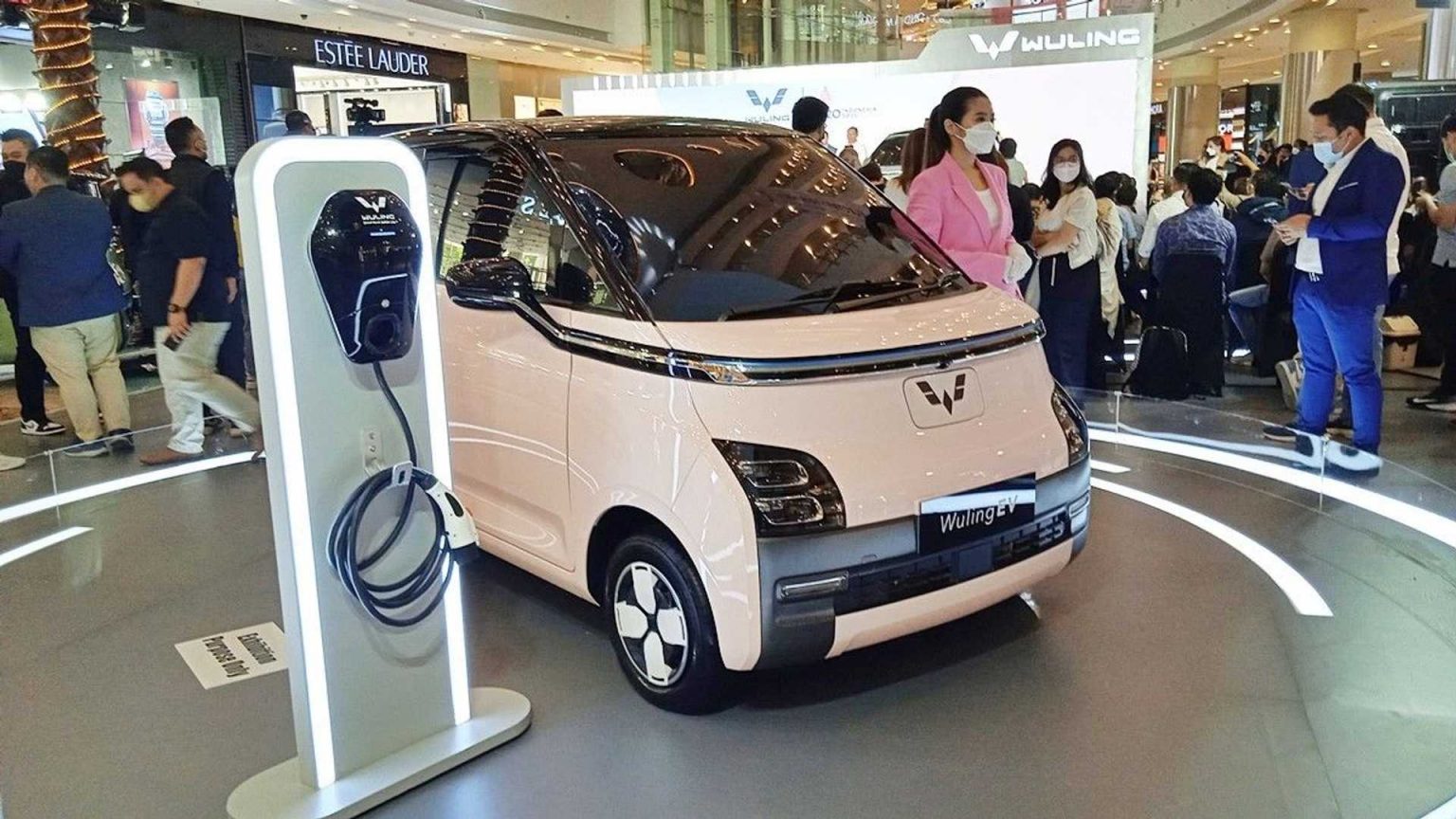 Wuling Air EV with 100km/h top speed, 300km range announced in ...