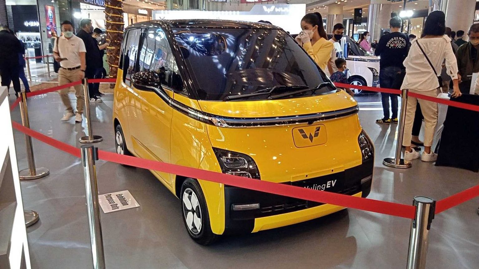 Wuling Air EV with 100km/h top speed, 300km range announced in ...