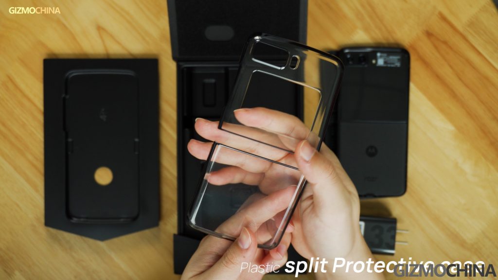 Motorola Razr 2022 Unboxing & Quick Review - Gizmochina