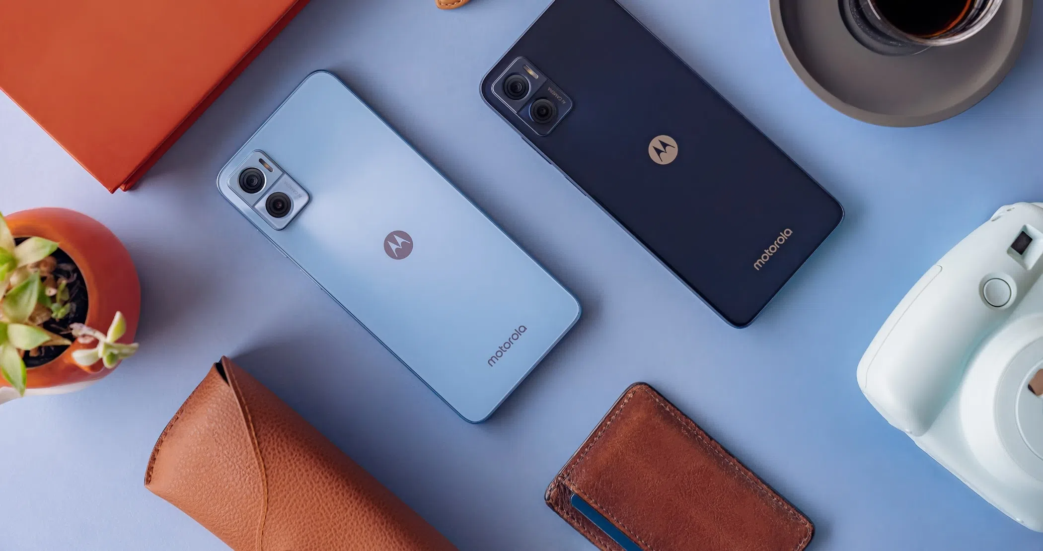 Moto E22, E22i launched with 90Hz display, Helio G37; Moto E22i debuts ...