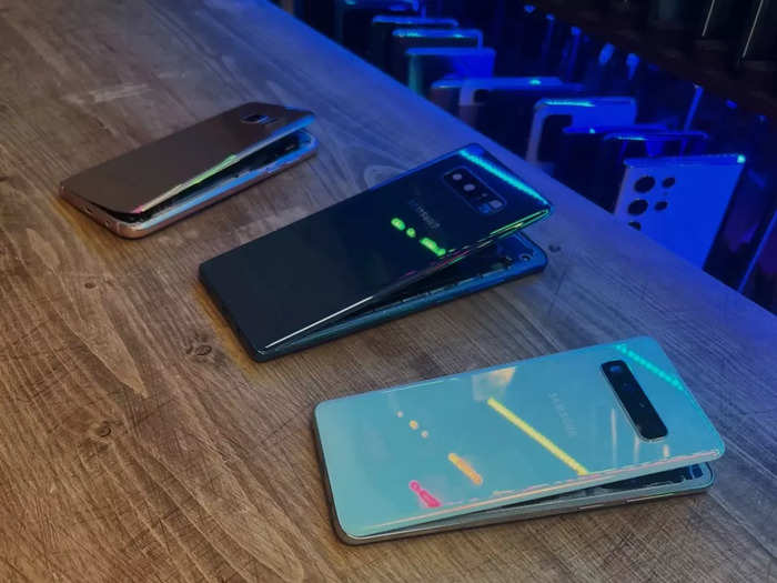 Older Samsung Galaxy phones are reportedly facing battery swelling ... Older Samsung Galaxy phones are reportedly facing battery swelling ...
