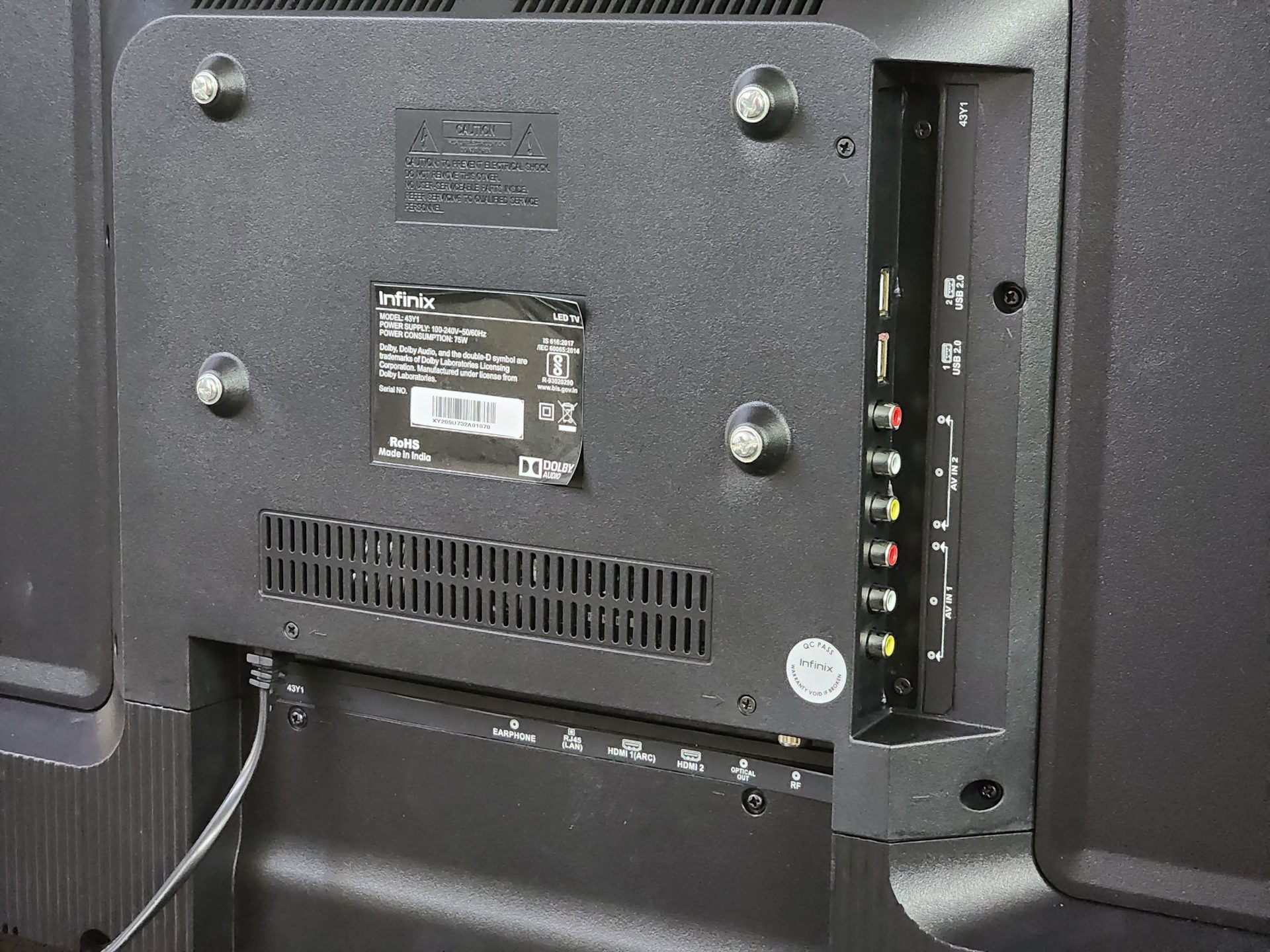 Infinix 43Y1 Smart TV First Impressions - Gizmochina