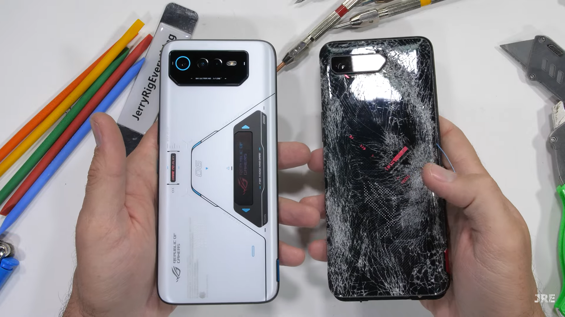 Asus ROG Phone 6 Pro returns a dismal performance on JerryRigEverything ...