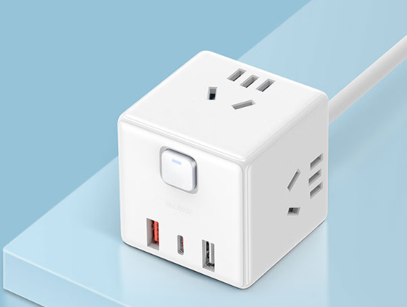 Xiaomi Rubik's Cube Converter Pro with multiple outlets & 33W fast ...