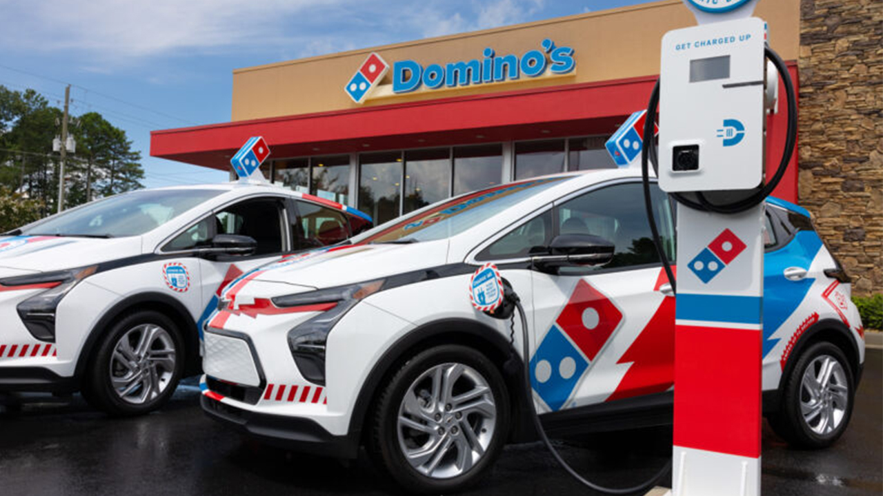 Domino's Orders 800 Chevrolet Bolt EVs For Pizza Delivery - Gizmochina