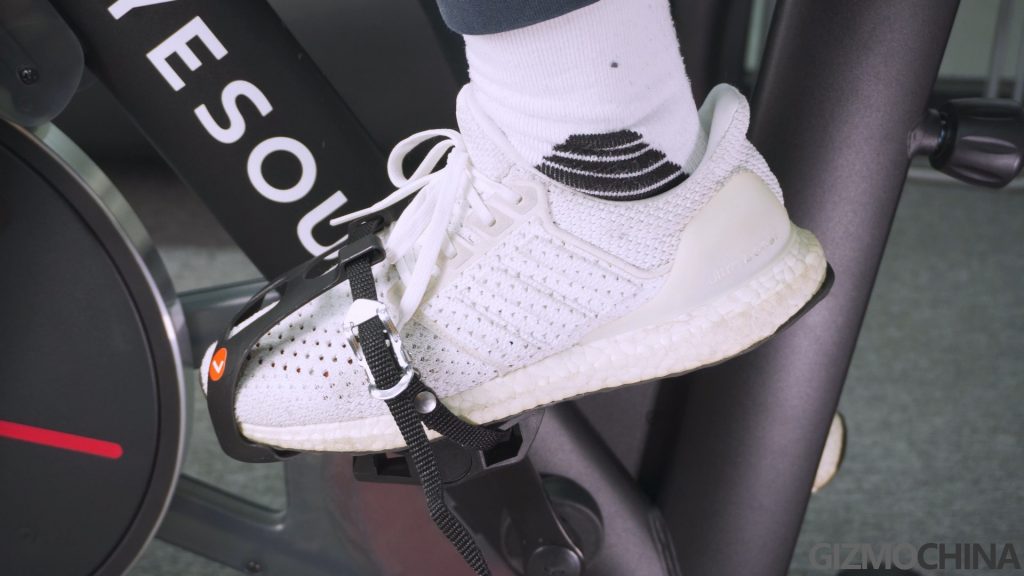 Yesoul Bike G1 MAX 32 inches TV projection screen(allow to cast any app from phone) Very ...