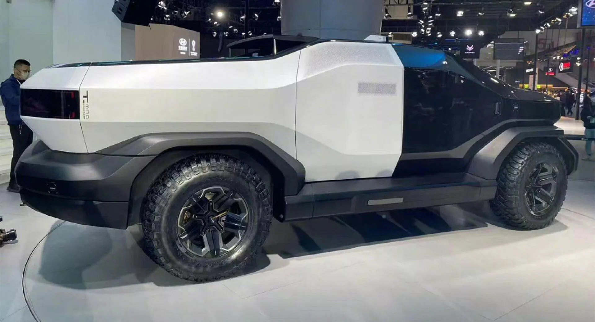 IAT T-Mad EV with a 1,000km Range Showcased as China's Response to ...