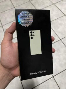 Samsung Galaxy S23 Ultra Spotted at Offline Store, Retail Box, Color ...