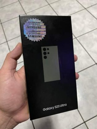 Samsung Galaxy S23 Ultra Spotted at Offline Store, Retail Box, Color ...