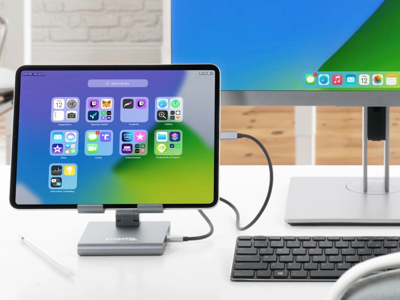 Plugable 8-in-1 USB-C Docking Station for iPad with Stand Released - Gizmochina