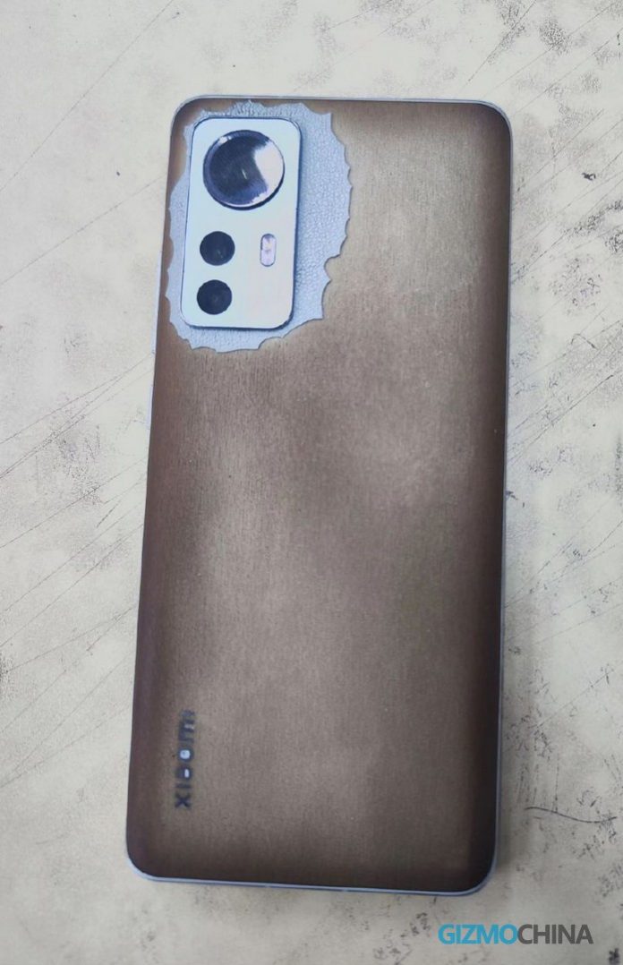 Which back cover material is better? - Gizmochina