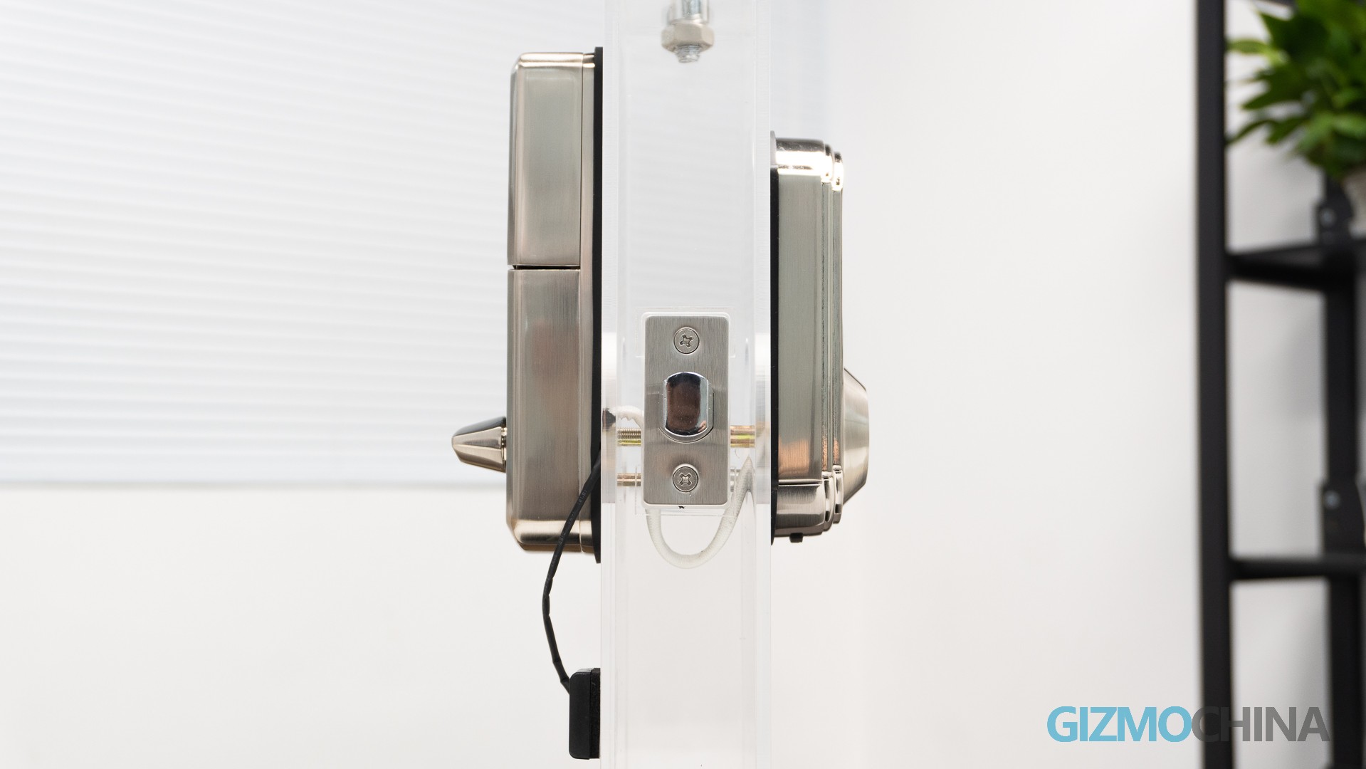 Elemake Keypad Deadbolt Smart Door Lock Review: Keep Door Things Smart ...