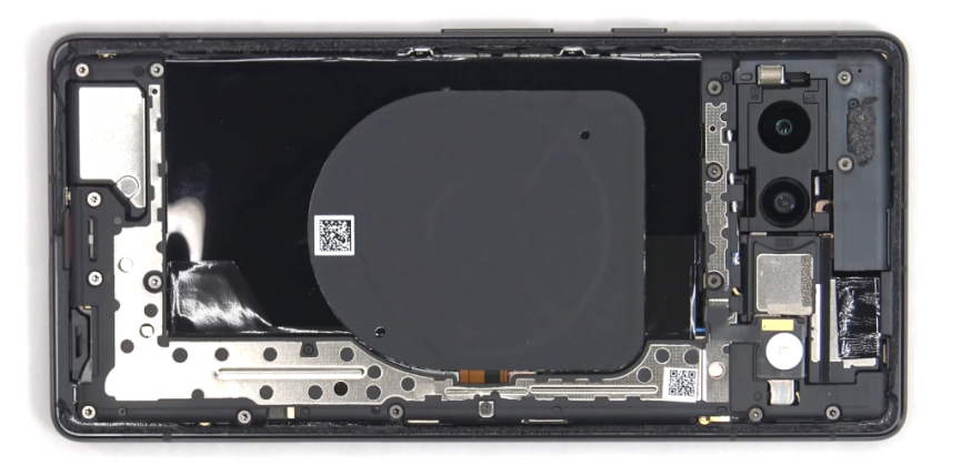 Google Pixel 7a teardown reveals its internal design - Gizmochina