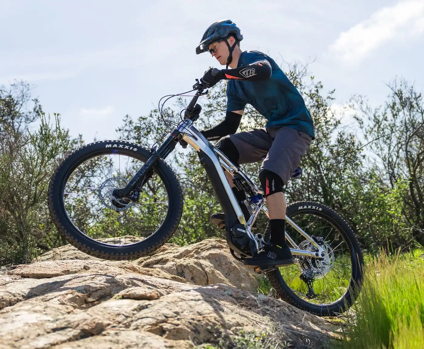 Yamaha unveils 30th Anniversary YDX-MORO 07 e-bike to mark 30 years of ...