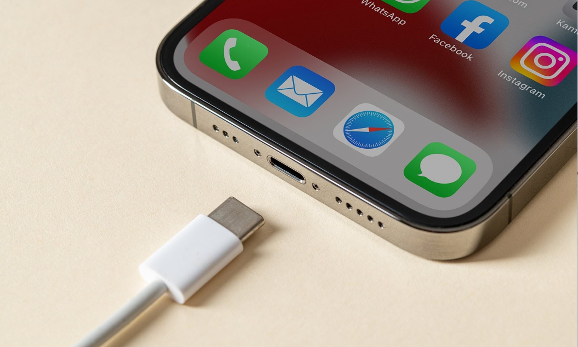 EU warns Apple against limiting functionality of uncertified USB-C ...
