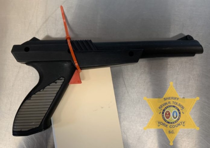 The Iconic Nintendo 'Duck Hunt' Gun was used to Rob a Convenience Store ...