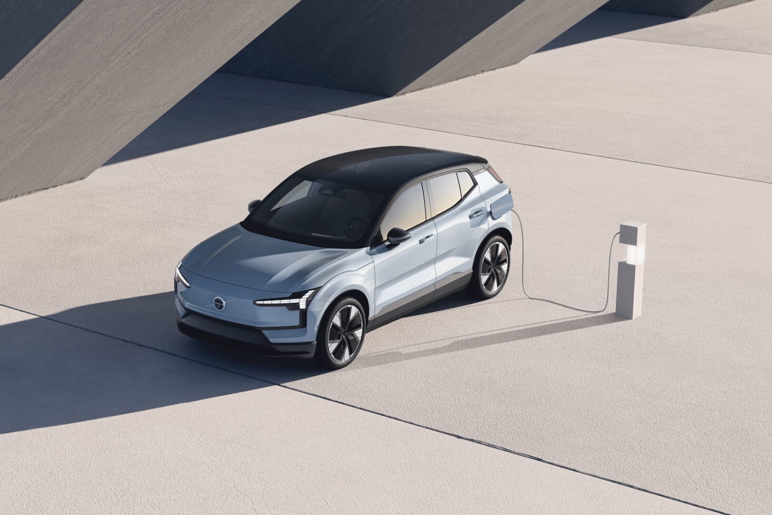 Volvo announces adoption of Tesla's NACS charging port for its cars in ...