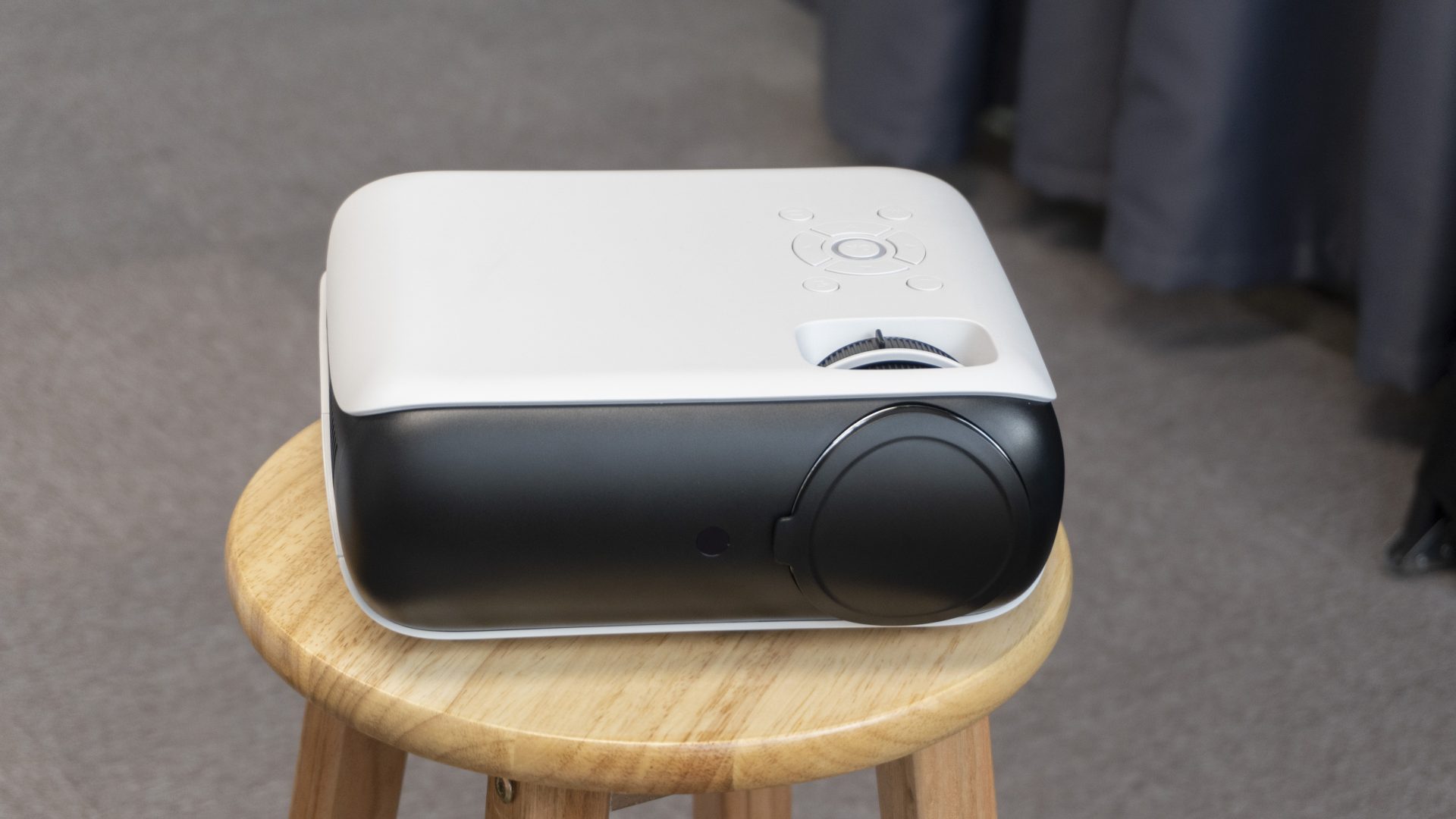 HAPPRUN H1 Review: Bring home a 200-inch theater for $100 - Gizmochina