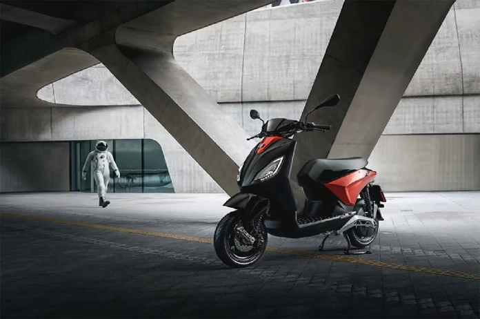 Piaggio 1+ e-scooter with a 2.3kWh Li-ion battery, 100km range launched ...