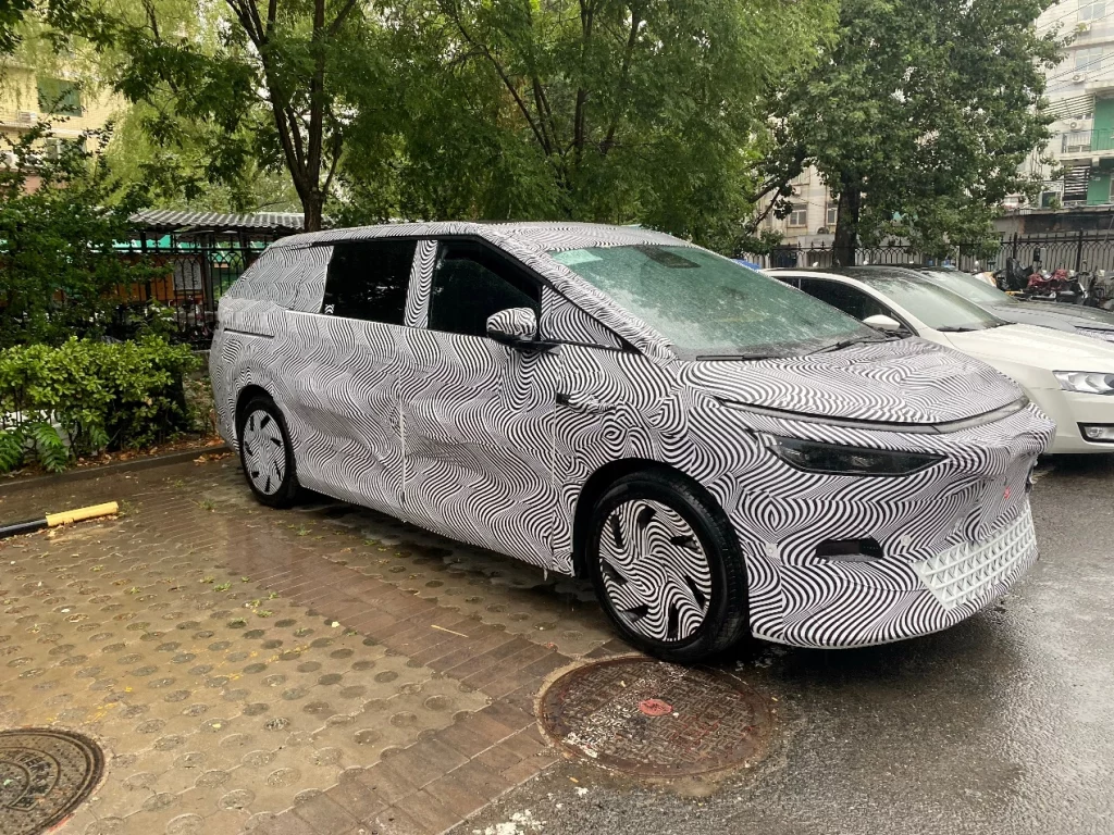 Xpeng X9 to Challenge the MPV Market with Unique Styling and Advanced ...
