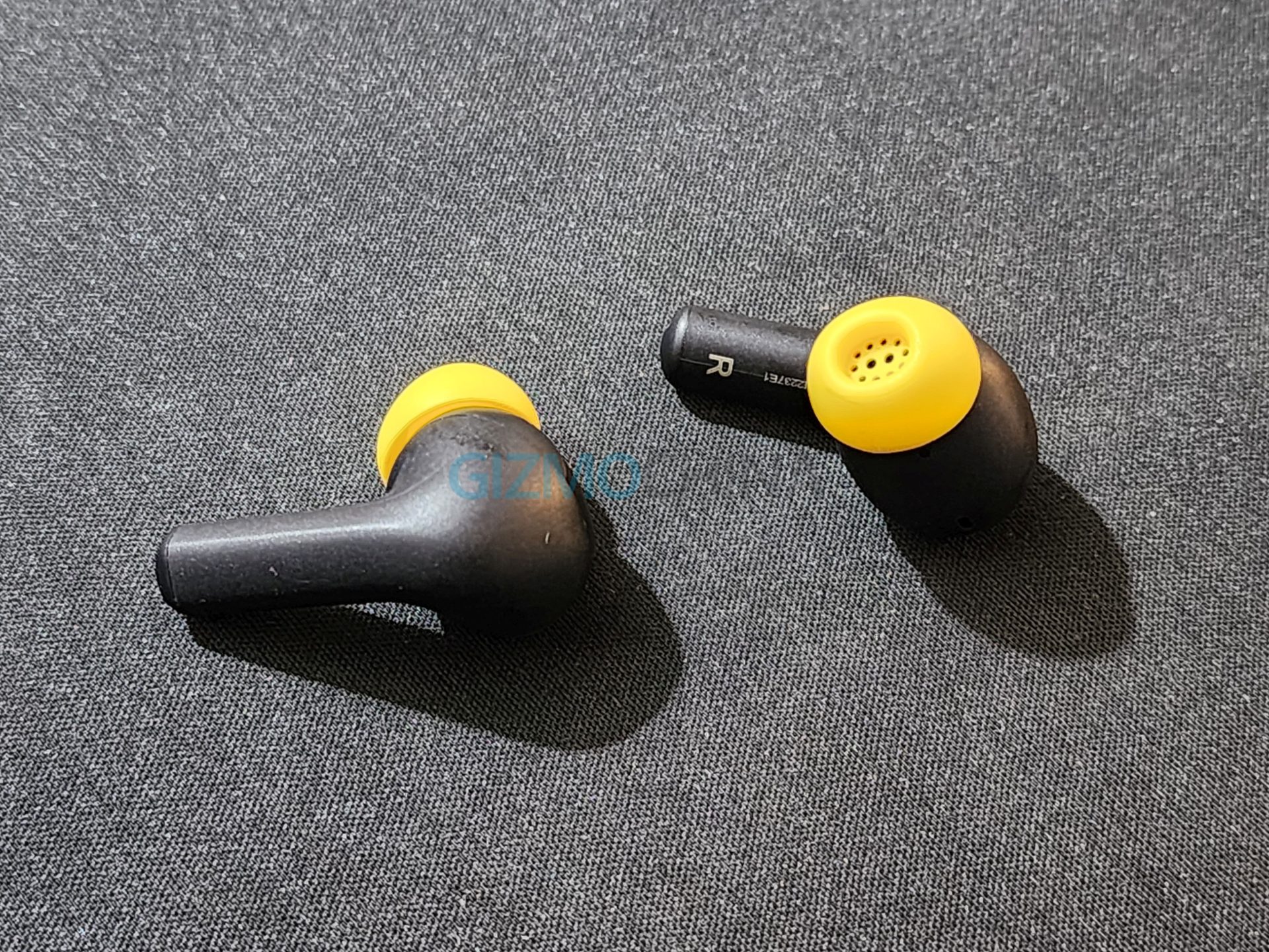 Poco Pods review: Budget TWS earbuds with thumping bass - Gizmochina