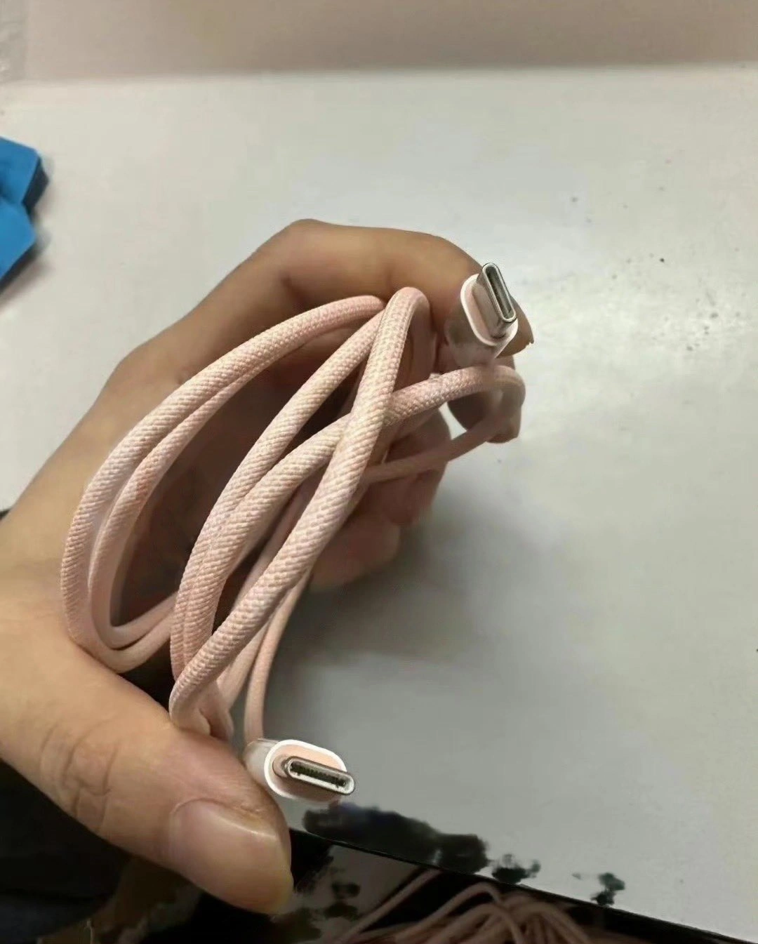 Have an Early Look at Apple's Upcoming USB Type-C Braided Cable Design ...