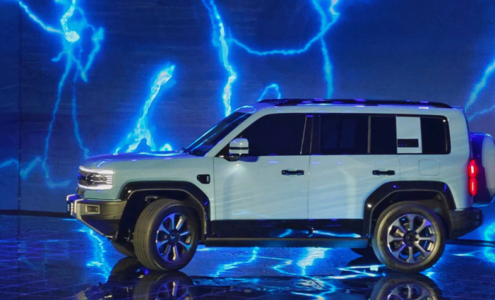 China's BYD unveils new EV brand "Fang Cheng Bao" to compete with Luxury SUVs like Land Rover ...