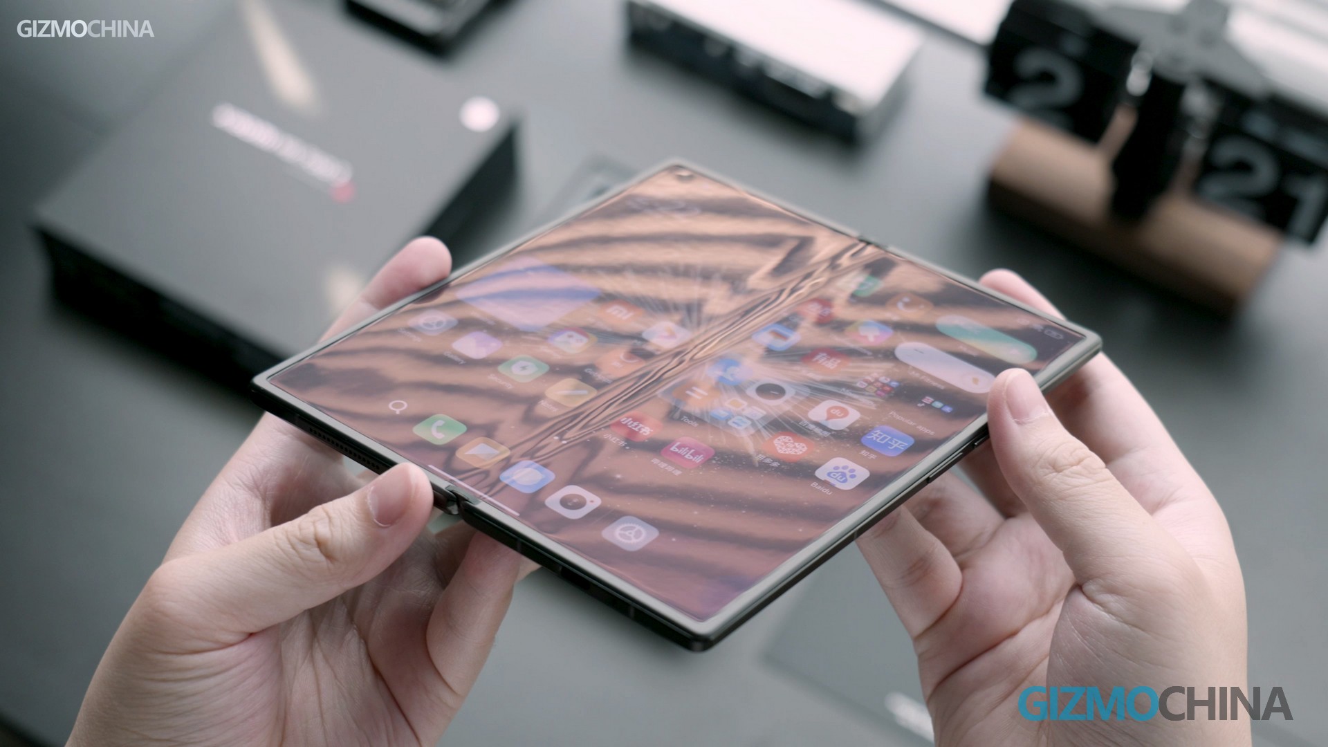 Xiaomi MIX FOLD 3 Unboxing & Hands-on: Unbeatable foldable phone so far ...