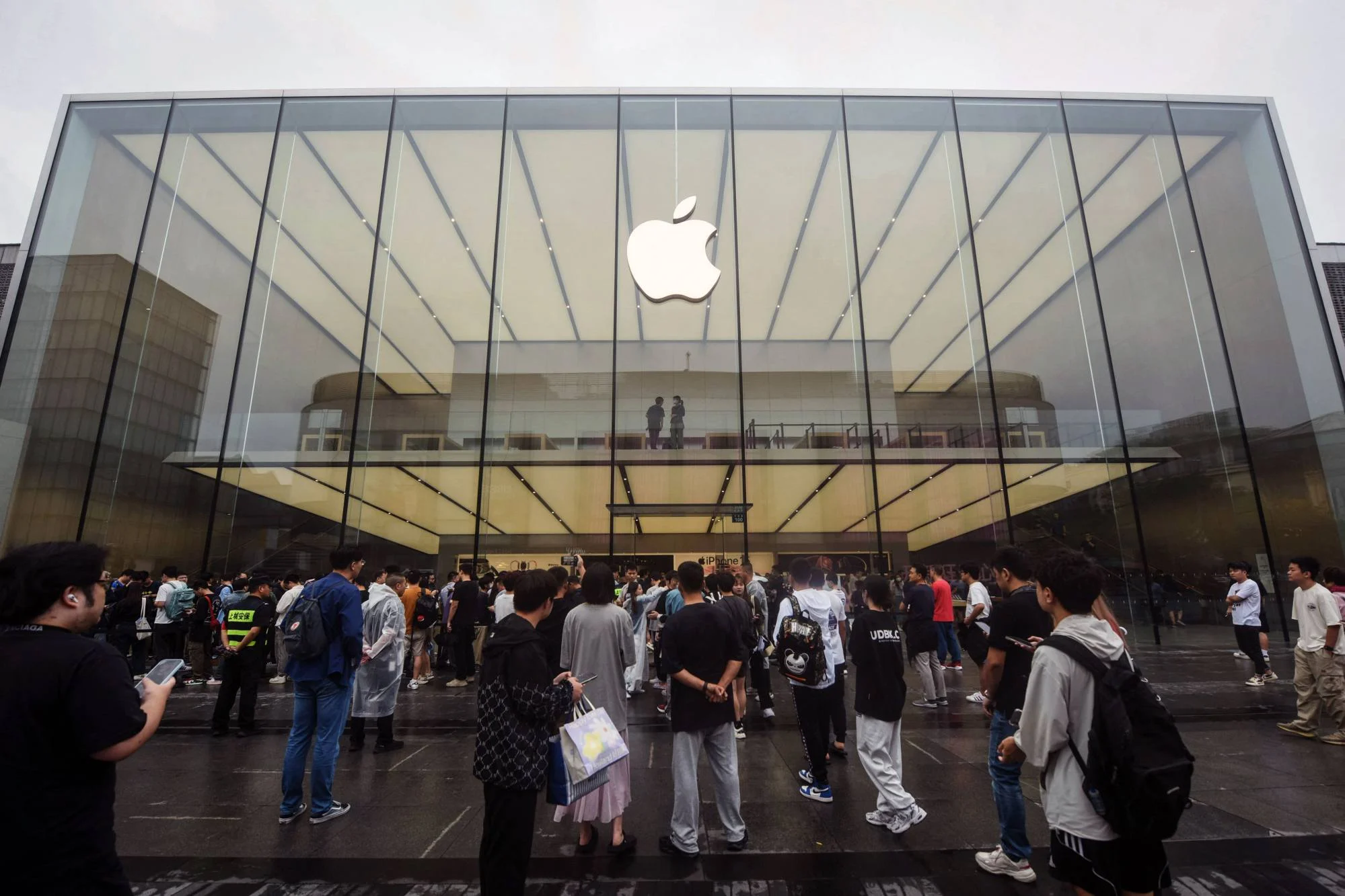Apple's iPhone 15 Defies Odds in China by Shattering Previous Sales ...