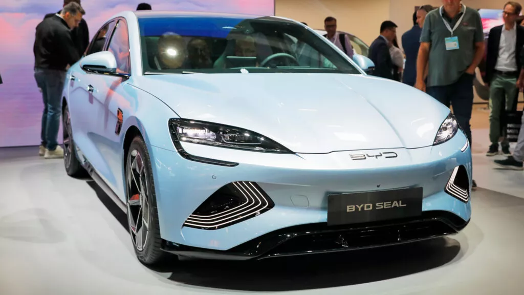 BYD Seal with up to 523HP powertrain and up to 570 km range debuts in ...