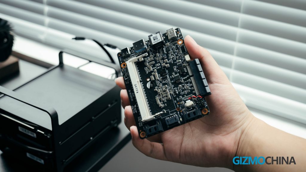 ZimaBlade Review: Modulerized Single Board Server for Cyber Native ...
