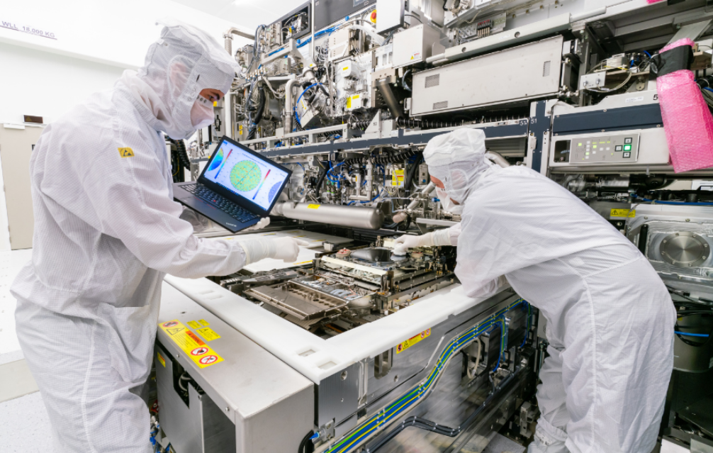 ASML strengthens presence in Japan to boost cutting-edge Chip production for startup Rapidus ...