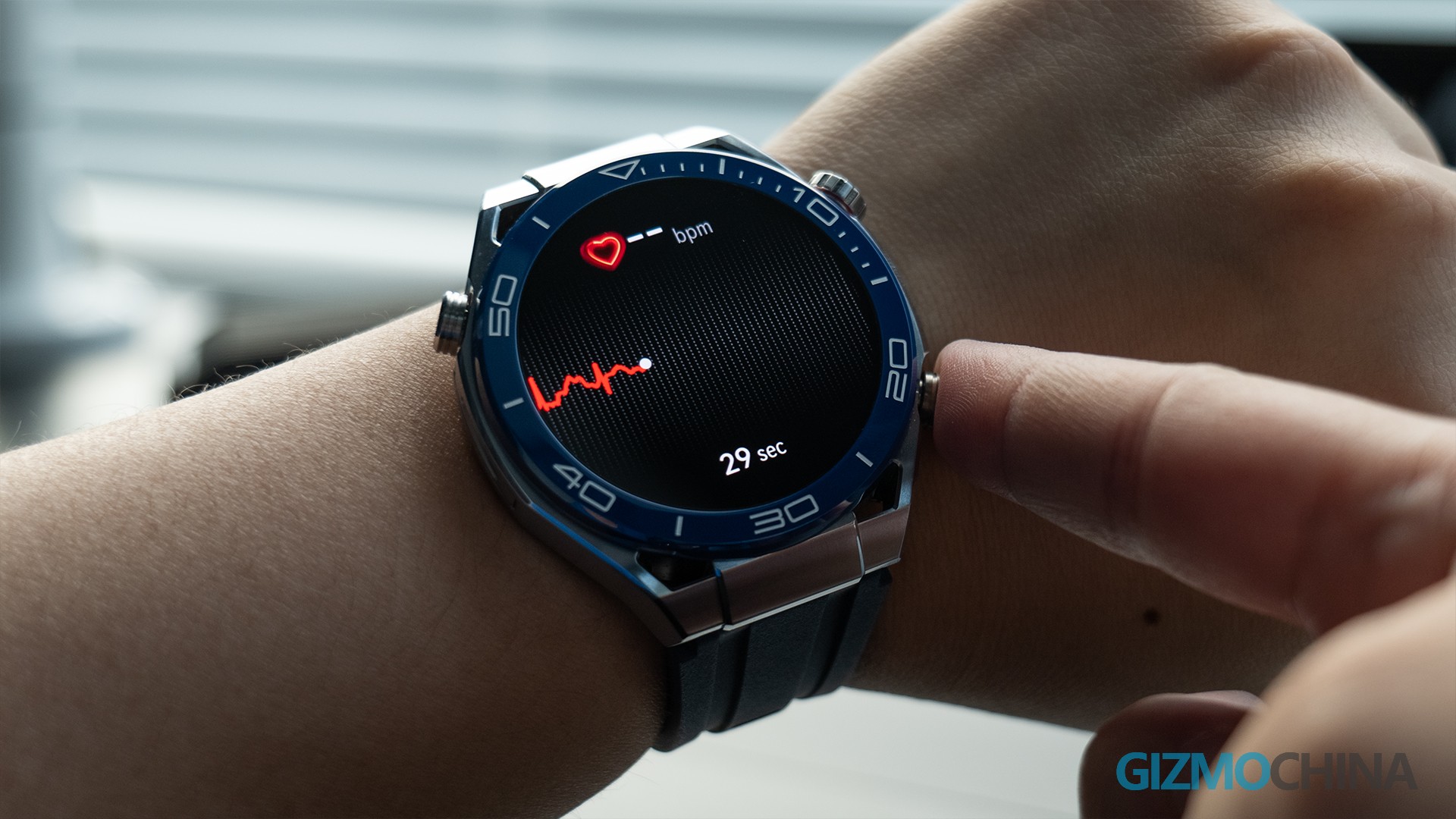 HUAWEI WATCH Ultimate Review: The Smartest Luxury Watch Ever - Gizmochina