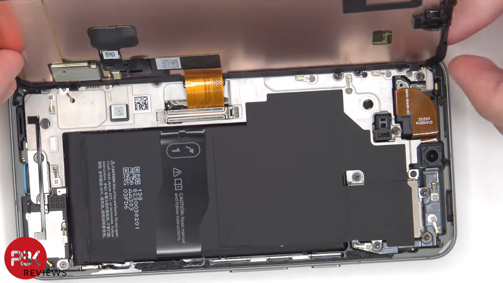 Google Pixel 8 receives decent repairability scores in teardown video ...