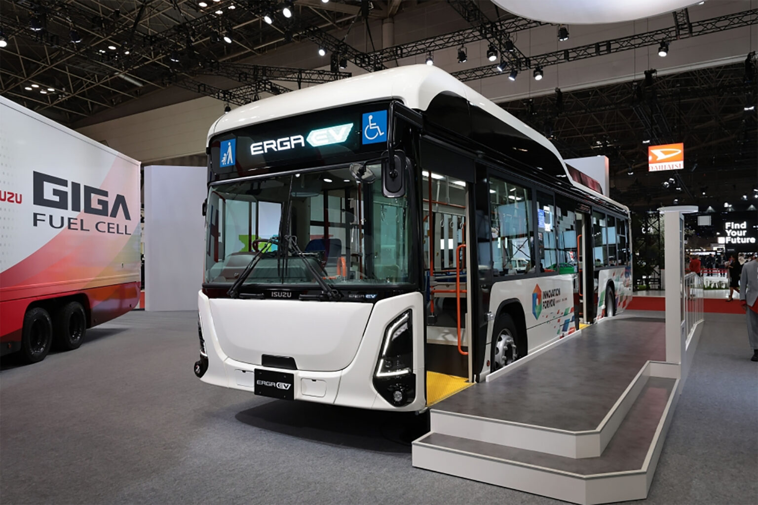 Isuzu unveils the Erga EV bus as the world’s first battery-electric flat-floor route bus ...