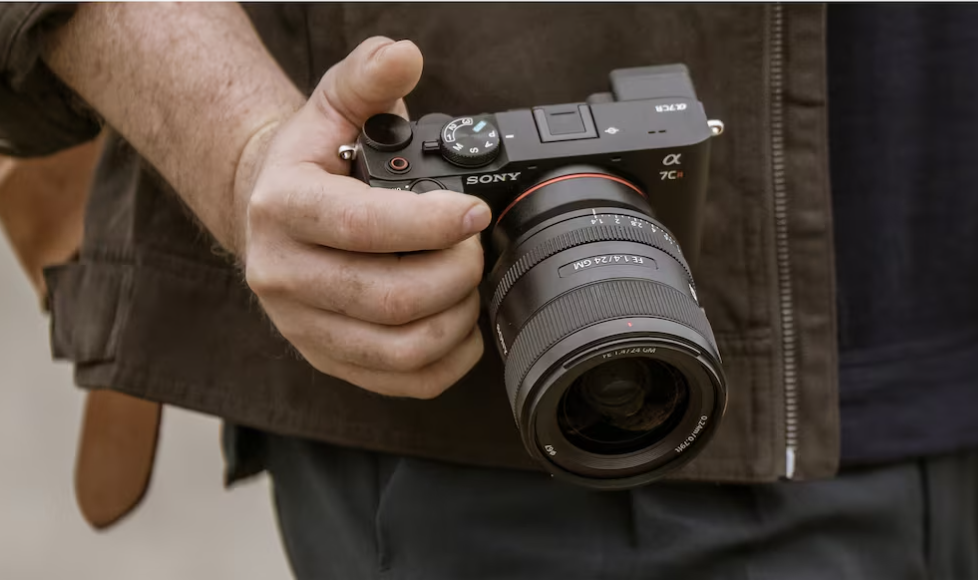 Sony Alpha 7C II and Alpha 7CR full-frame cameras debut in India, on ...