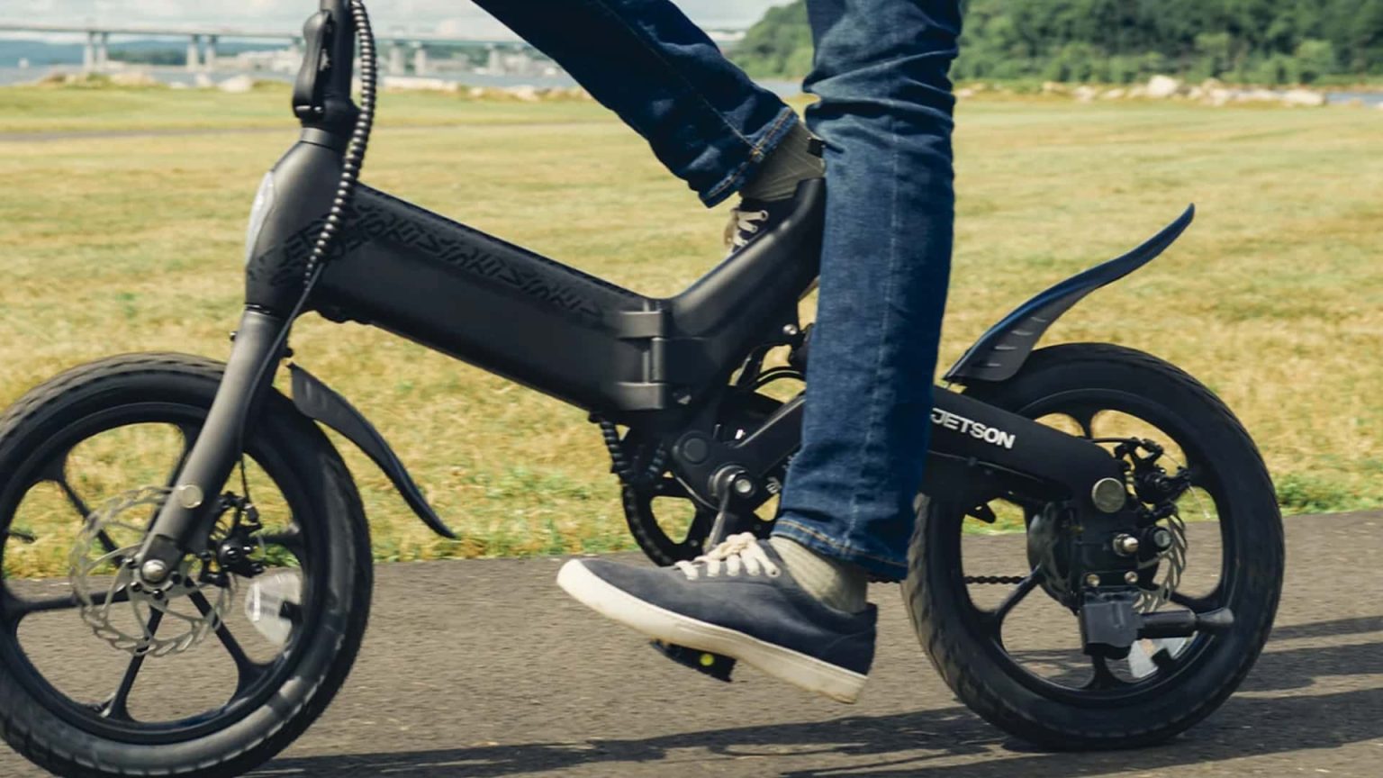 Jetson's New Haze E-Bike Folds Up, and is Priced Below $1000 - Gizmochina
