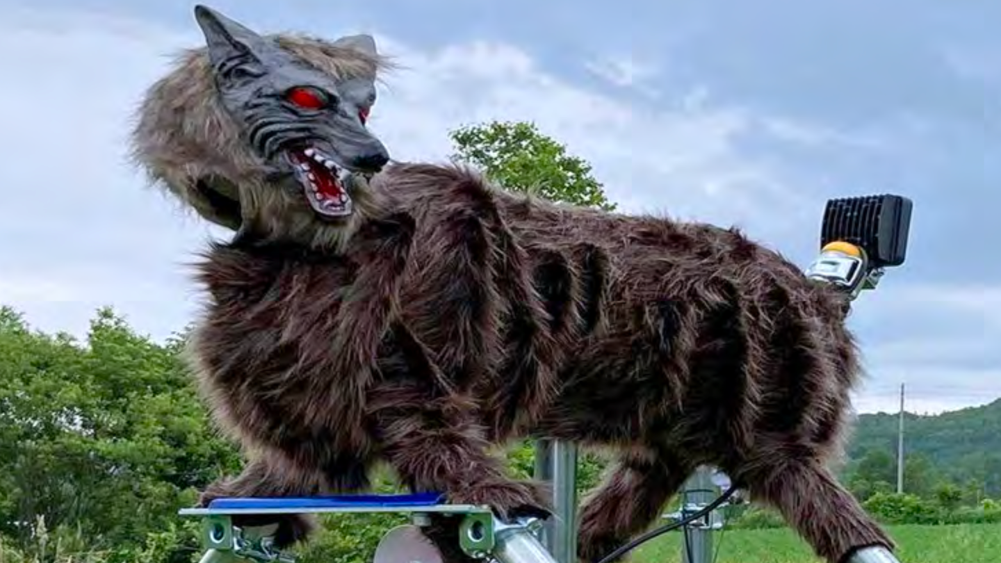 Japanese towns deploy robotic “Super Monster Wolves” to guard against bears - Gizmochina