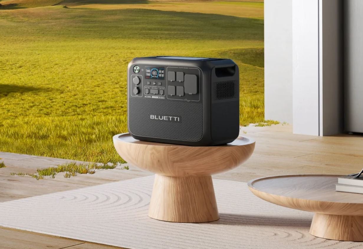 Bluetti AC200L power station with 2,048 Wh capacity and 3,600W peak ...