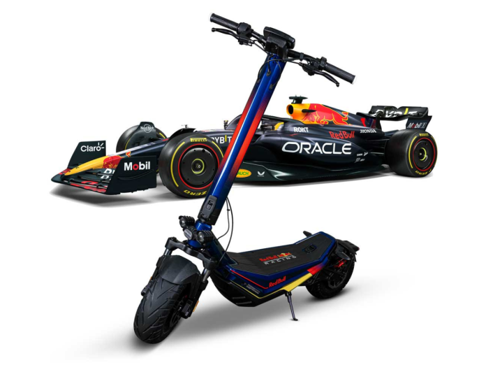 Red Bull Racing e-Scooter RS 1200 AT with 960Wh battery and dual ...