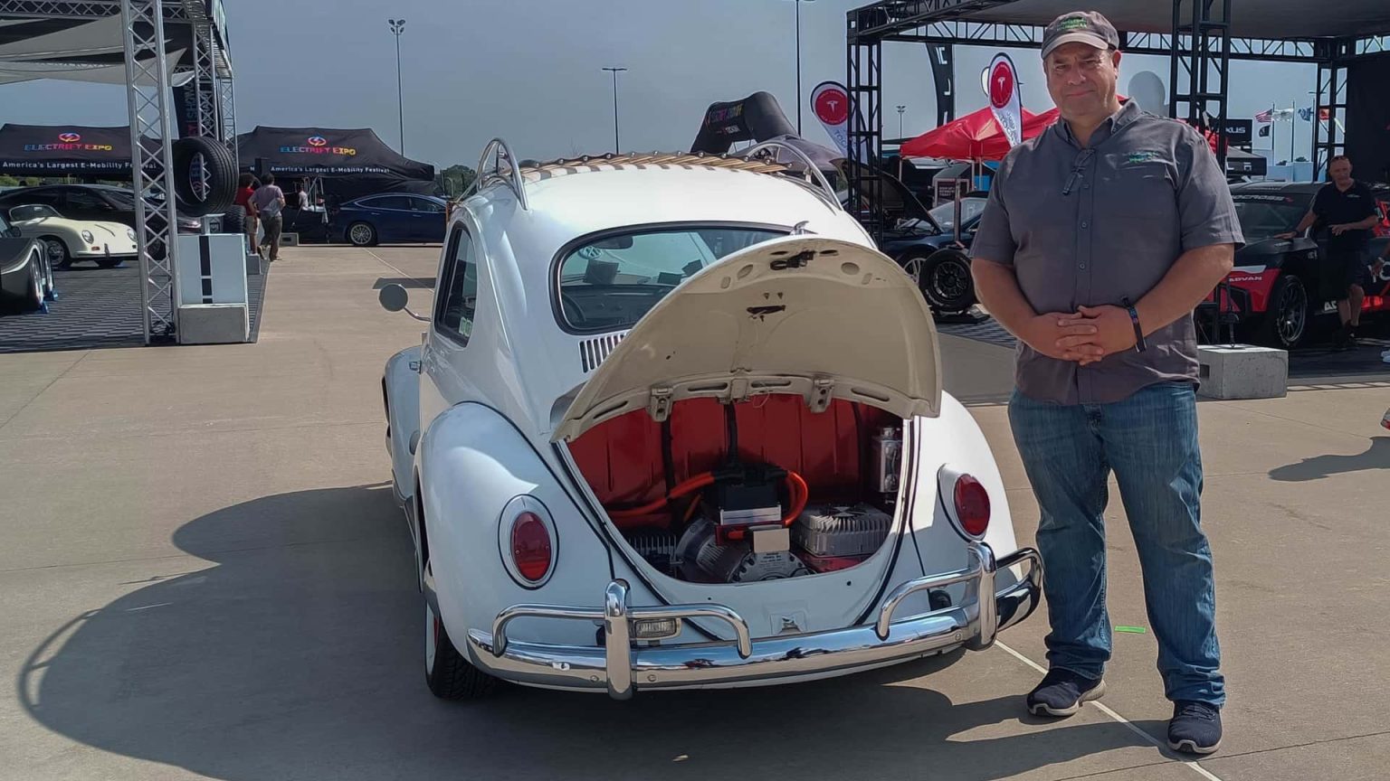 Have a Look at this Electric Volkswagen Beetle Powered by Tesla's ...