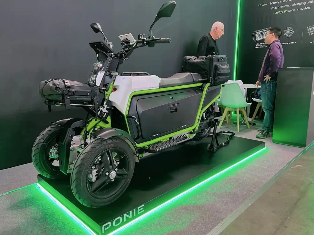 PNY Ponie electric cargo motorcycle with a 62mph top speed and 120kg ...