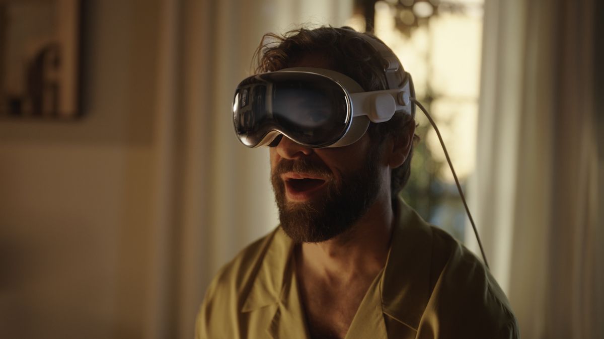 How much does it Cost to Build an Apple Vision Pro? Not as Much as You ...