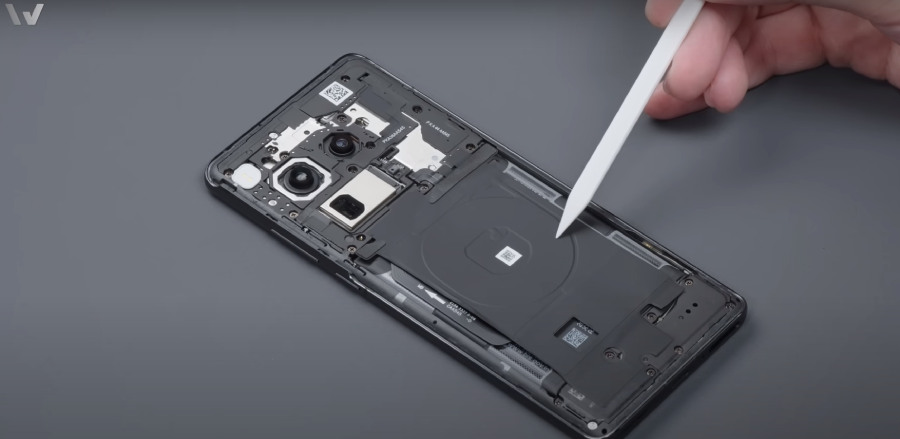 OnePlus 12 teardown shows off huge 9,140mm² vapor chamber cooling