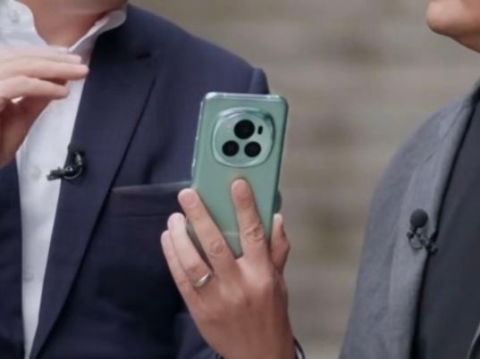 Honor Magic 6 Pro purple color variant & live images surface ahead of ...