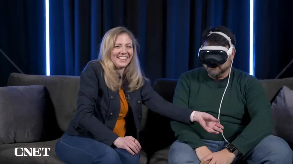 Apple Vision Pro's gesture controls can easily be interrupted by people ...