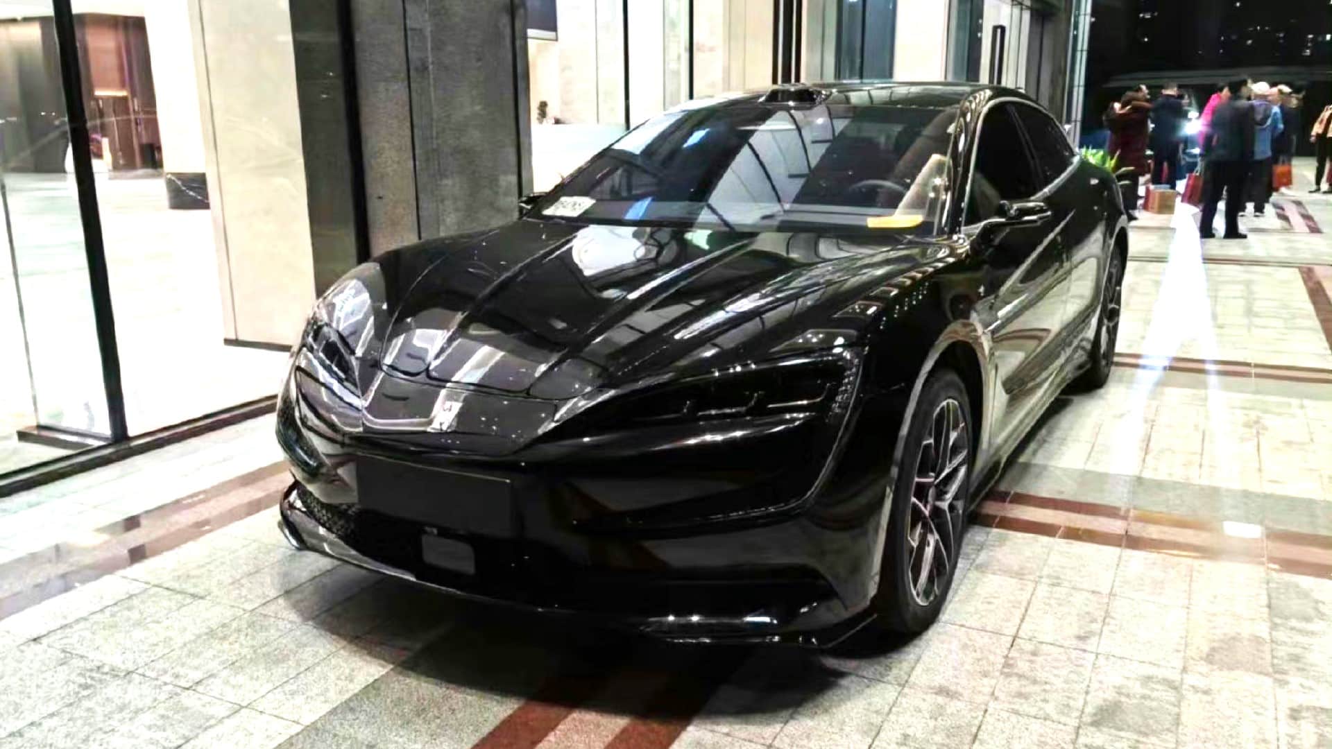 BYD’s YangWang U7 EV with a 135.5kWh battery and 800km of range revealed - Gizmochina