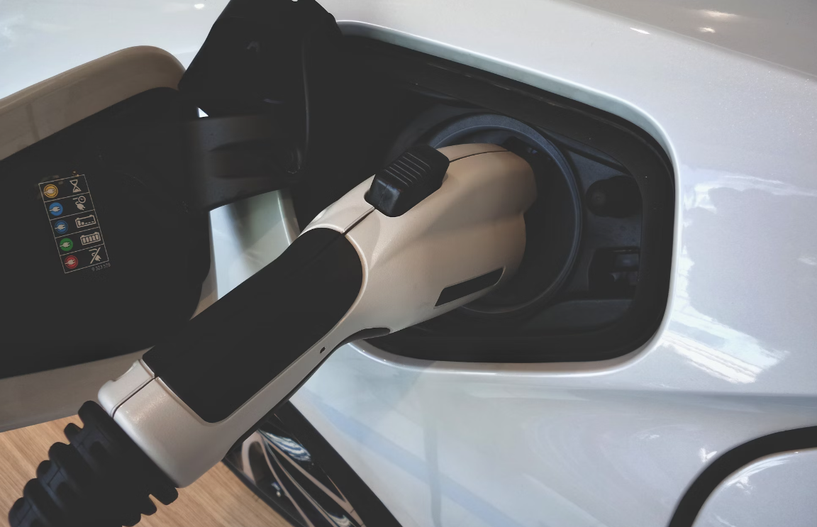 Meet the autonomous Robots changing the EV charging game in China ...