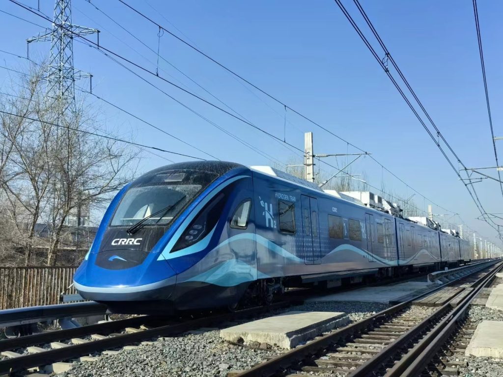 China's Hydrogen-Powered Train with a 1,000km Range Successfully ...